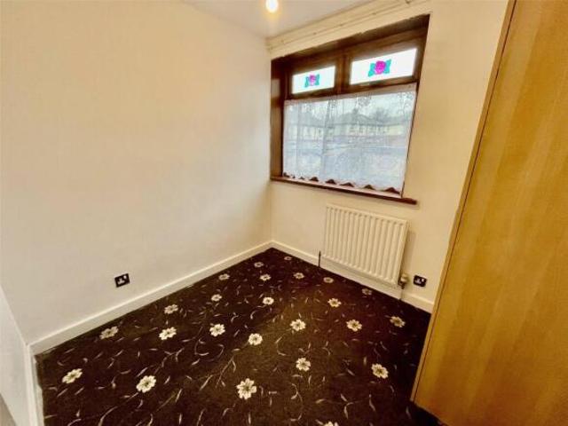 4 bedroom end of terrace house for sale in White Abbey Road, Bradford, West Yorkshire, BD8