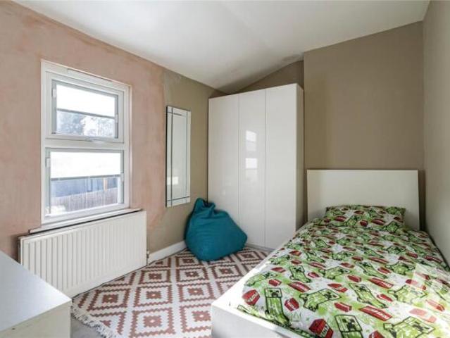 4 bedroom end of terrace house for sale in Whitehill Road, Gravesend, Kent, DA12