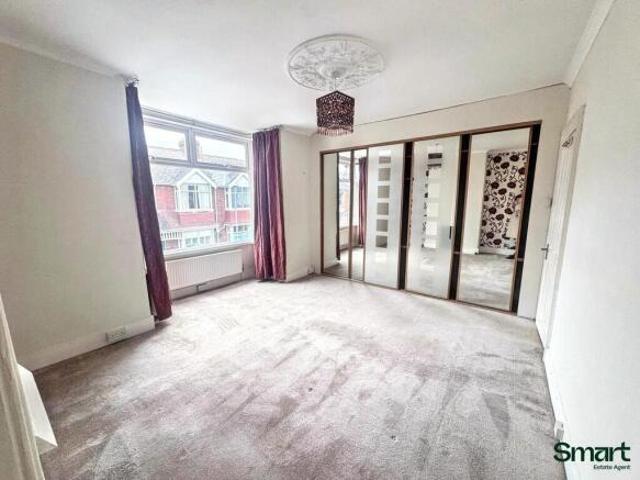 4 bedroom end of terrace house for sale in Willeys Avenue, Exeter, EX2