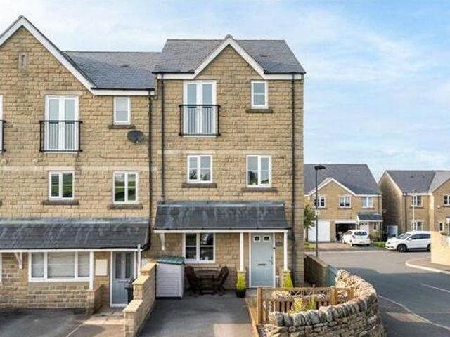 4 Bedroom End Of Terrace House For Sale In Wilsden, West Yorkshire