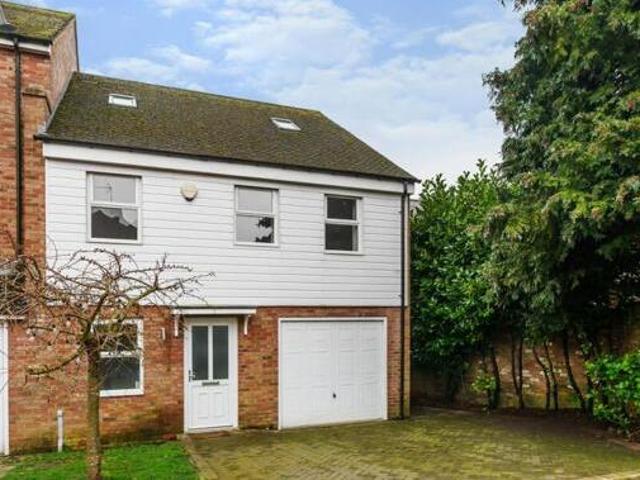 4 Bedroom End Of Terrace House For Sale In Toddington