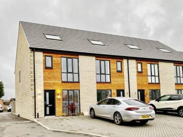 4 bedroom end of terrace house for sale in Tongue Lane Buxton Derbyshire SK17