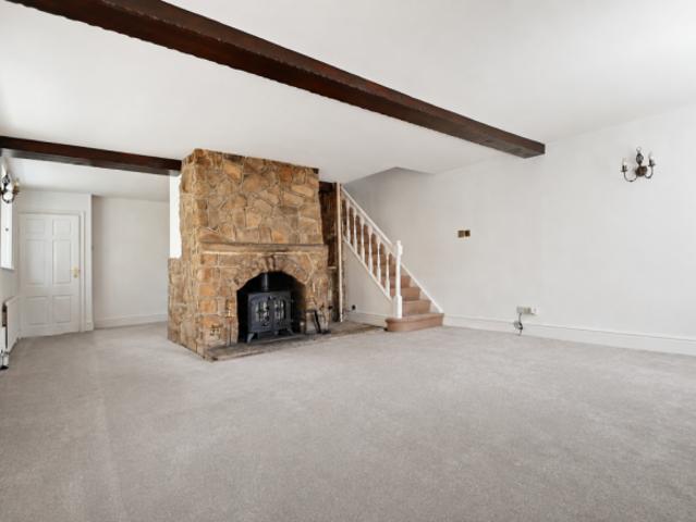 4 bedroom end of terrace house for sale in The Avenue, Harewood, LS17