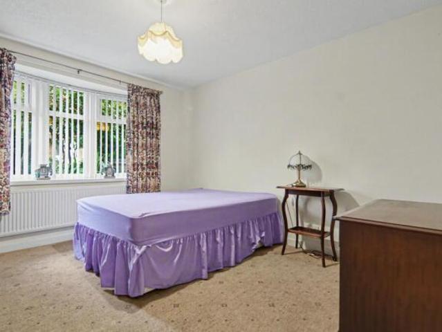 4 bedroom end of terrace house for sale in The Triangle, Allesley, CV5