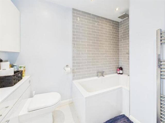 4 bedroom end of terrace house for sale in Thirlmere Avenue, Tilehurst, Reading, RG30