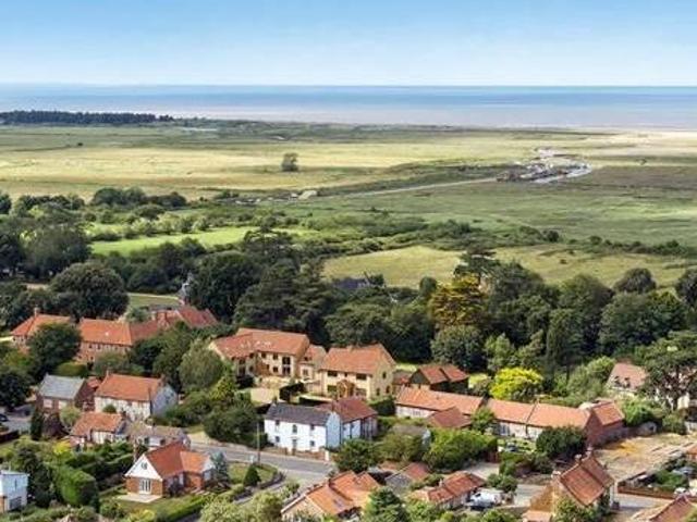 4 bedroom end of terrace house for sale in Thornham PE36