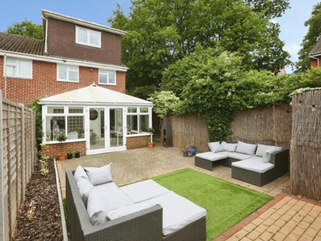4 bedroom end of terrace house for sale in Tickleford Drive, SOUTHAMPTON, Hampshire, SO19