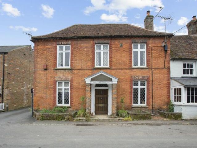 4 bedroom end of terrace house for sale in Trowley Hill Road.