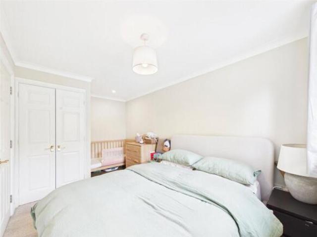 4 bedroom end of terrace house for sale in Tudor Close, Churchdown, Gloucester, Gloucestershire, GL3
