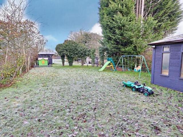 4 bedroom end of terrace house for sale in Upper Eastern Green Lane, Eastern Green, Coventry Superb Size Garden & No Chain, CV5