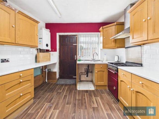 4 bedroom end of terrace house for sale in Upper Woodlands Road, Bradford, West Yorkshire, BD8
