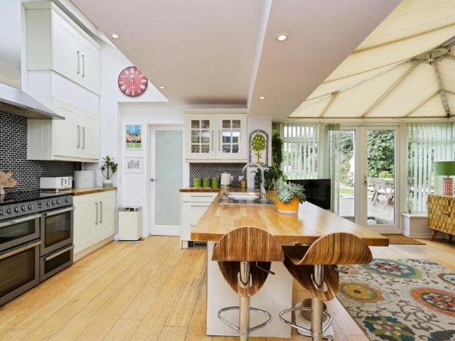 4 bedroom end of terrace house for sale in Victoria Drive, Eastbourne, BN20