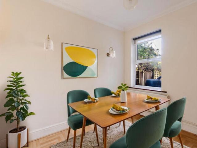 4 bedroom end of terrace house for sale in Victoria Road, Brentwood, CM14