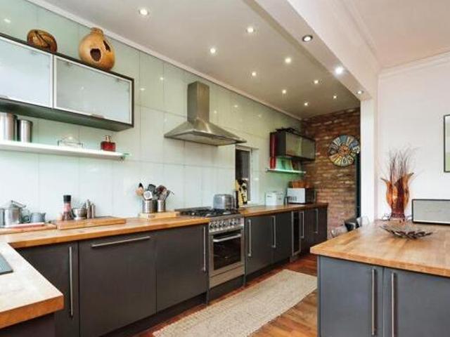 4 Bedroom End Of Terrace House For Sale In Yeadon