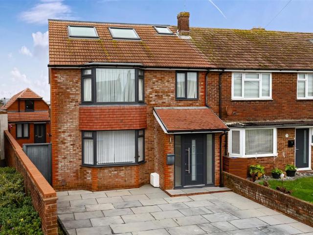 4 bedroom end of terrace house to rent
