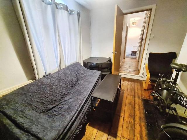 4 bedroom end of terrace house to rent