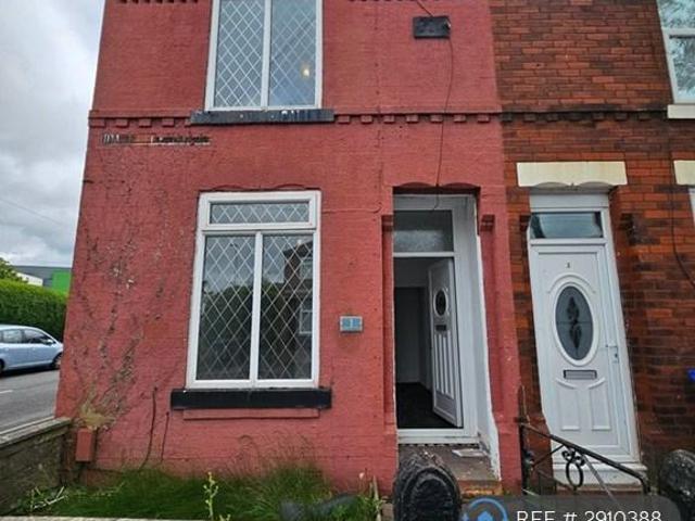 4 bedroom end of terrace house to rent