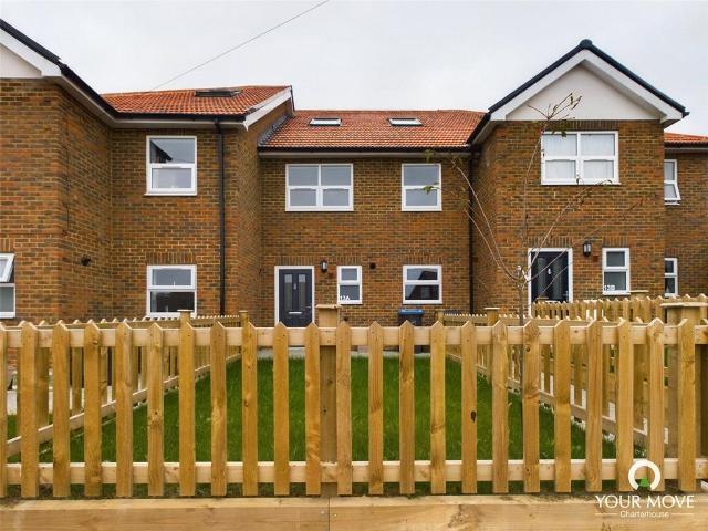 4 bedroom end of terrace house to rent