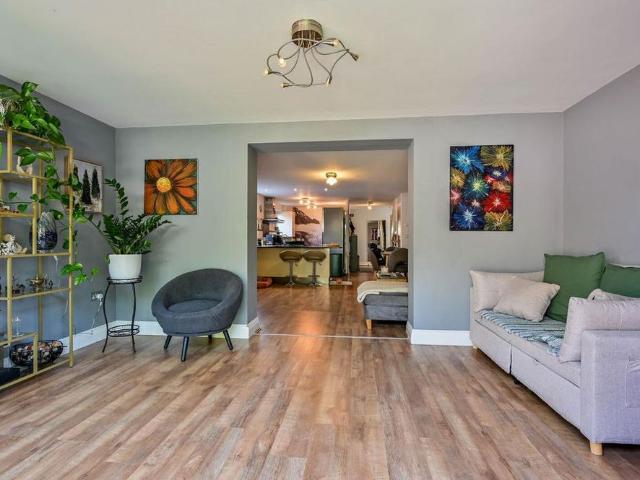 4 bedroom end of terrace house to rent