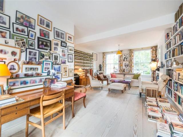 4 bedroom end of terrace house to rent
