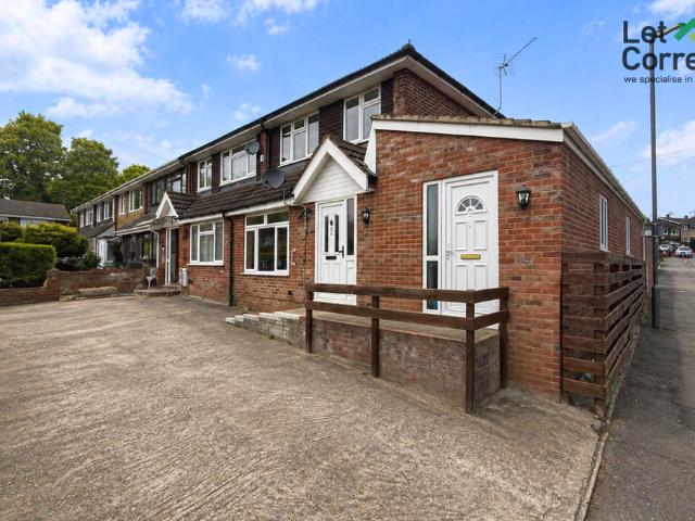 4 bedroom end of terrace house to rent