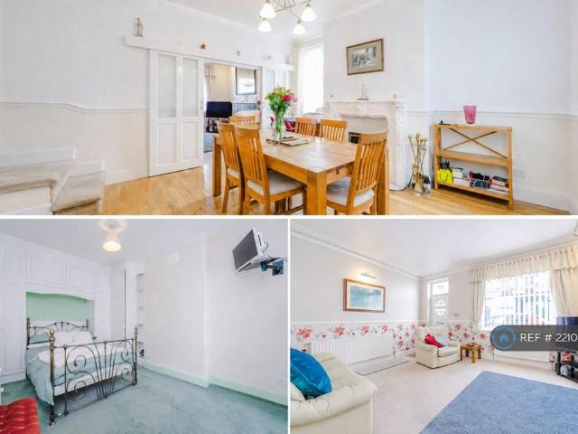 4 bedroom end of terrace house to rent