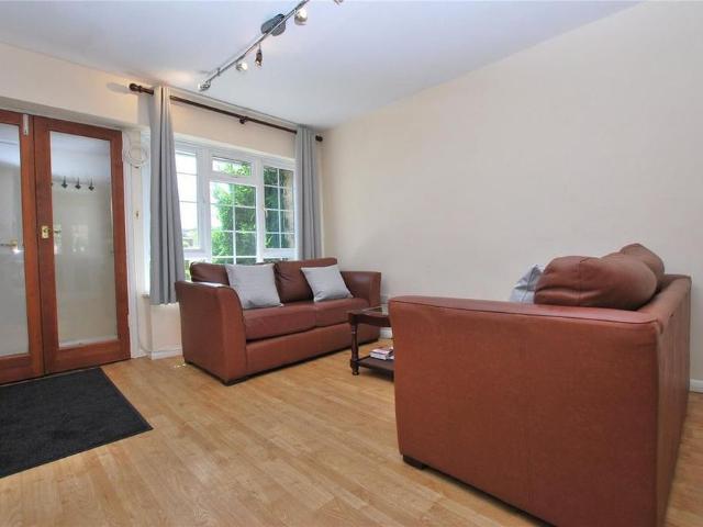 4 bedroom end of terrace house to rent