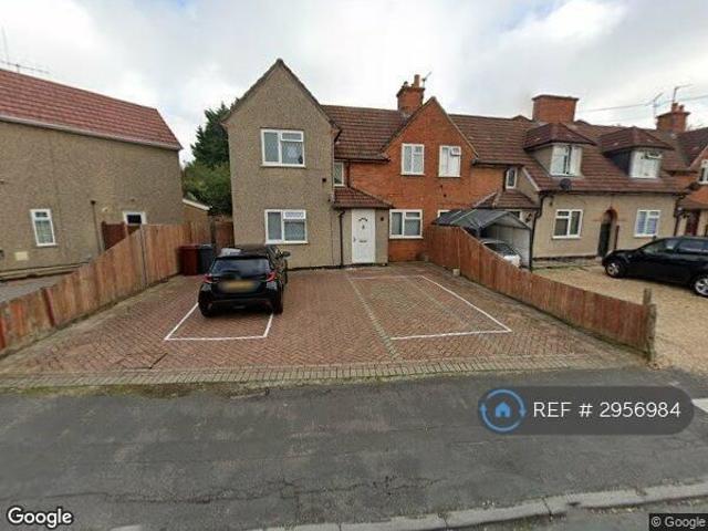 4 bedroom end of terrace house to rent