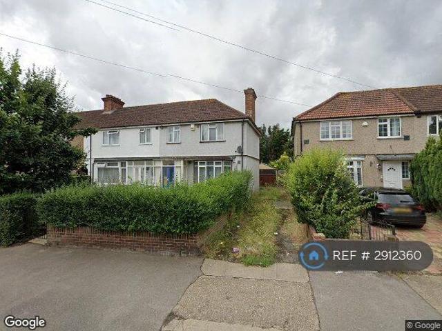 4 bedroom end of terrace house to rent