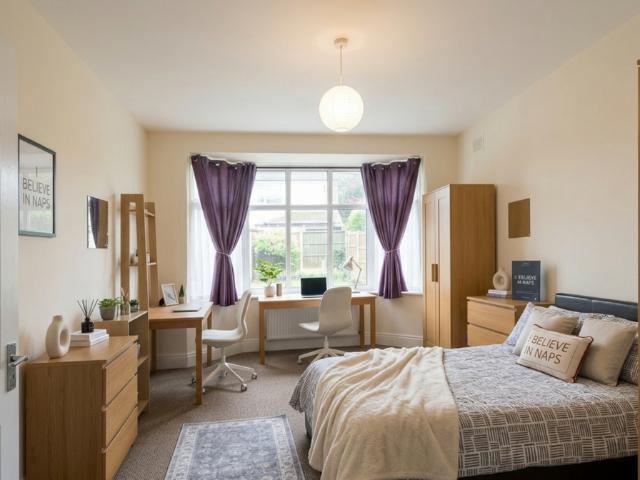 4 bedroom end of terrace house to rent
