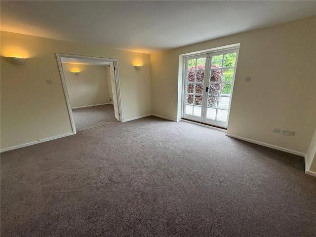 4 bedroom end of terrace house to rent