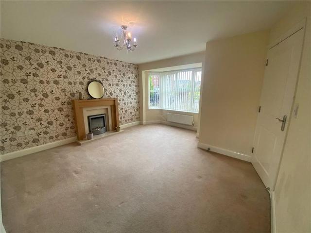 4 bedroom end of terrace house to rent