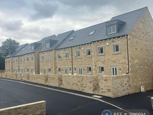 4 bedroom end of terrace house to rent