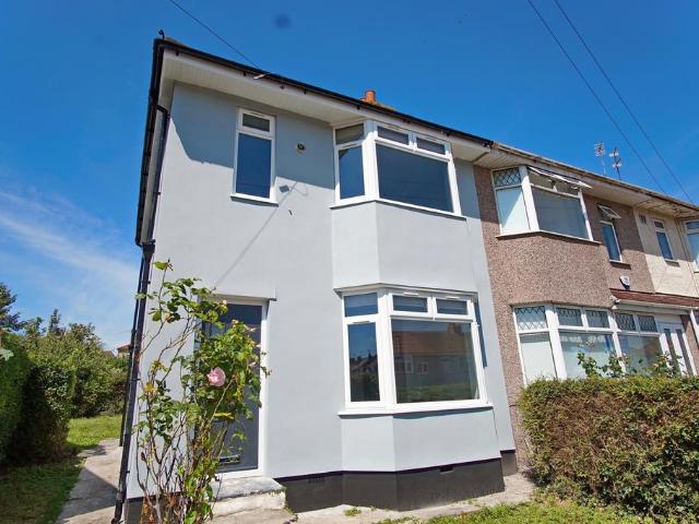 4 bedroom end of terrace house to rent
