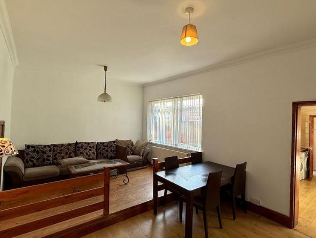 4 bedroom end of terrace house to rent
