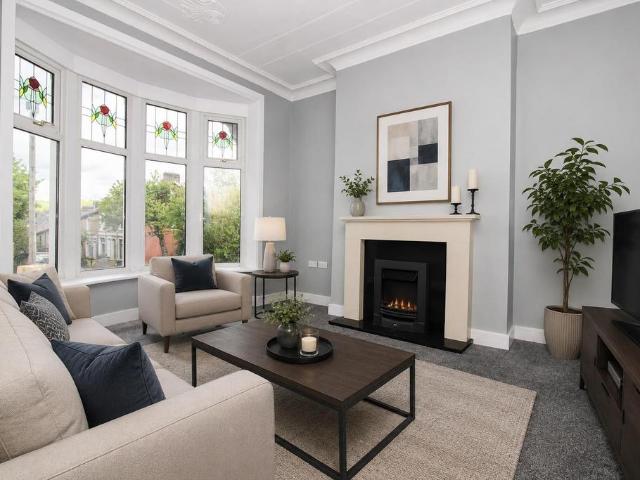 4 bedroom end of terrace house to rent