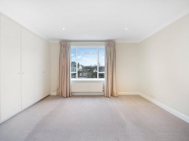 4 bedroom terraced house to rent