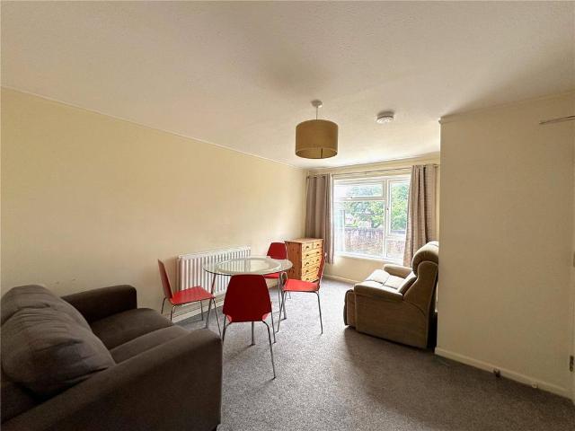 4 bedroom end of terrace house to rent
