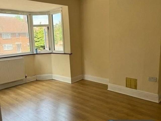 4 bedroom end of terrace house to rent
