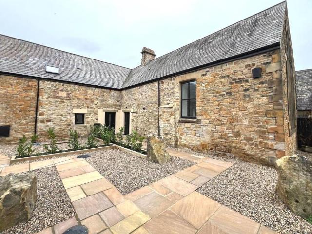 4 bedroom end of terrace house to rent
