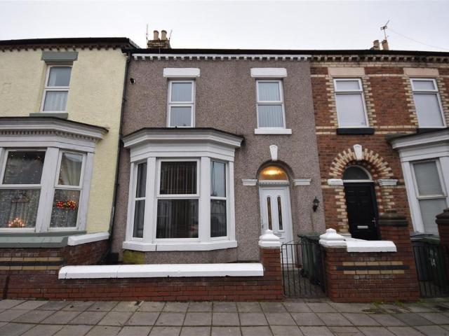4 bedroom end of terrace house to rent
