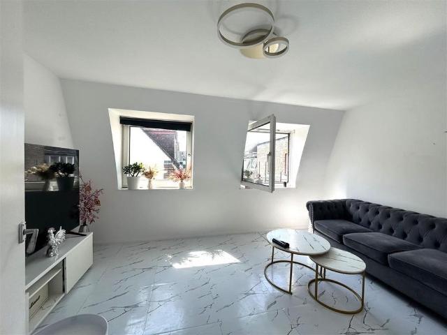 4 bedroom end of terrace house to rent