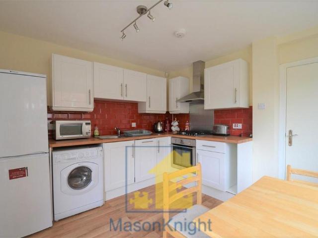 4 bedroom end of terrace house to rent