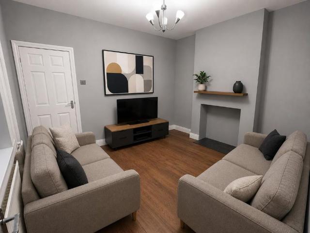 4 bedroom end of terrace house to rent