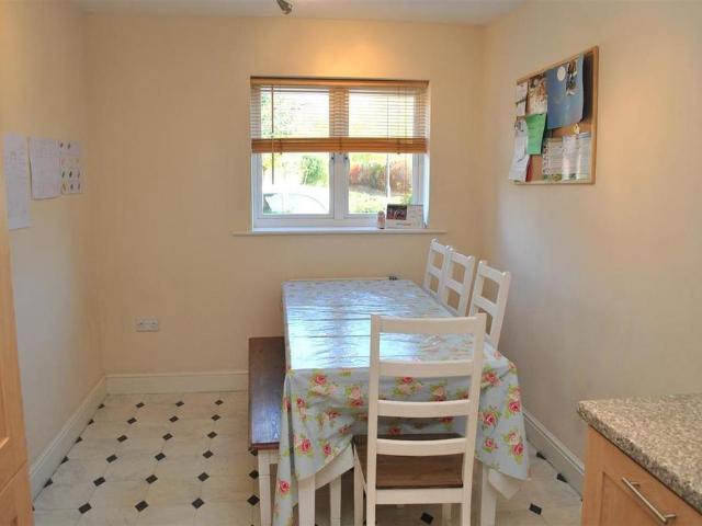 4 bedroom end of terrace house to rent