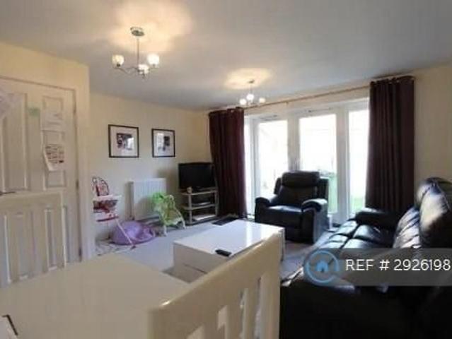 4 bedroom end of terrace house to rent