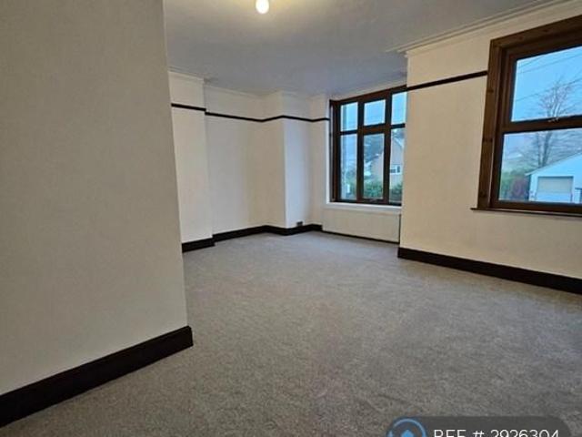 4 bedroom end of terrace house to rent