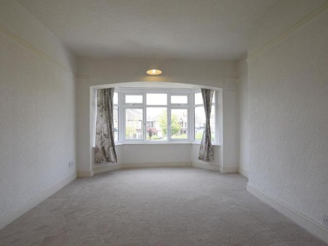 4 bedroom end of terrace house to rent