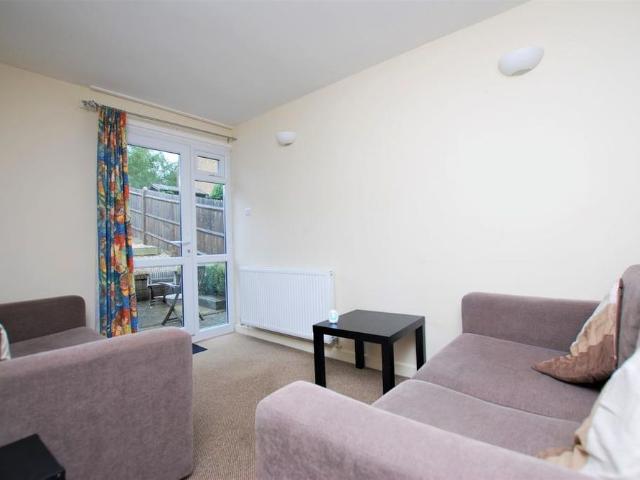 4 bedroom end of terrace house to rent