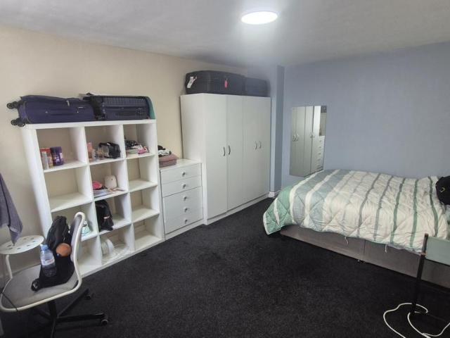 4 bedroom end of terrace house to rent